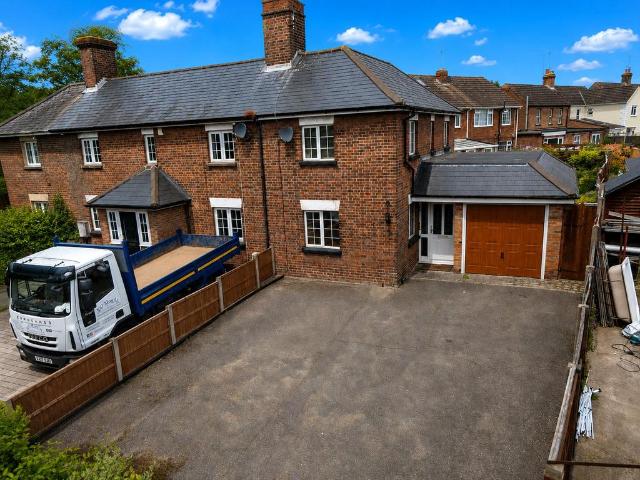 3 bedroom end of terrace house for sale