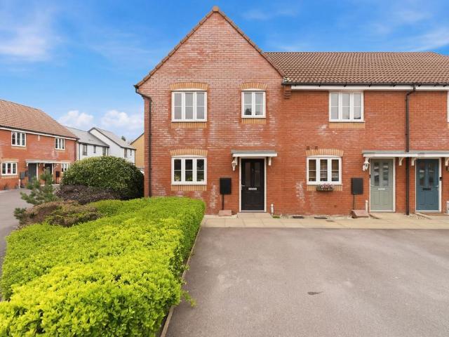 3 bedroom end of terrace house for sale