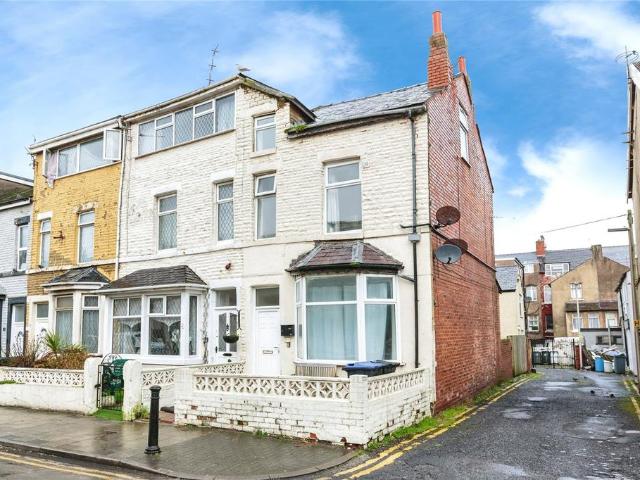 3 bedroom end of terrace house for sale