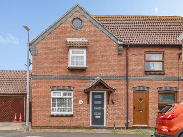 3 bedroom end of terrace house for sale