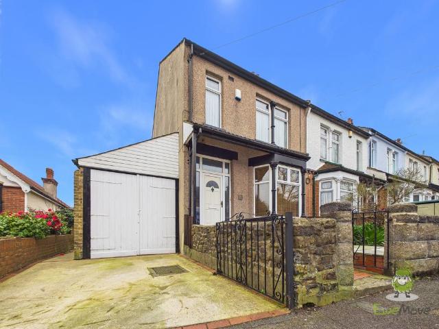 3 bedroom end of terrace house for sale