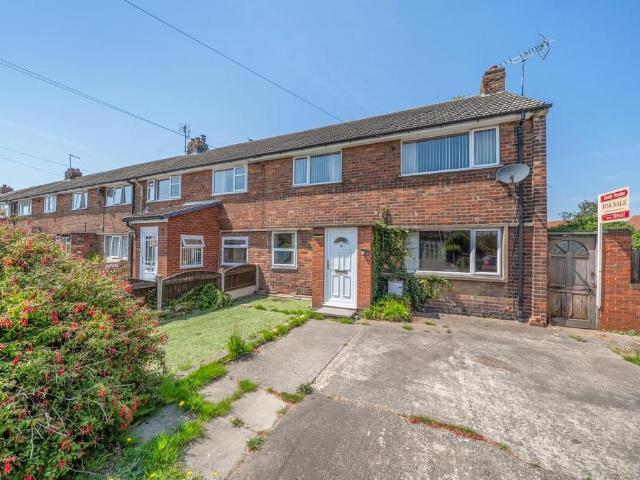 3 bedroom end of terrace house for sale