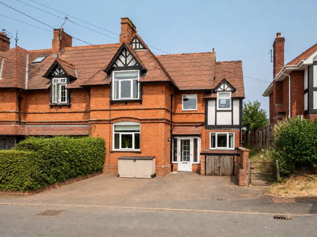 3 bedroom end of terrace house for sale