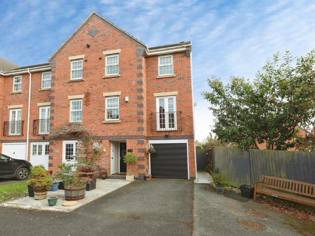 3 bedroom end of terrace house for sale