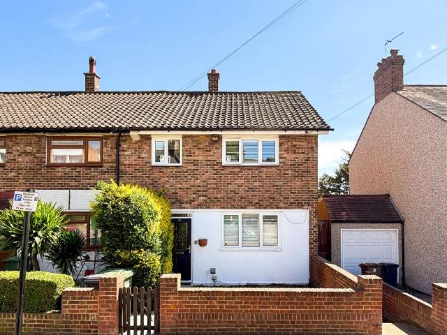 3 bedroom end of terrace house for sale