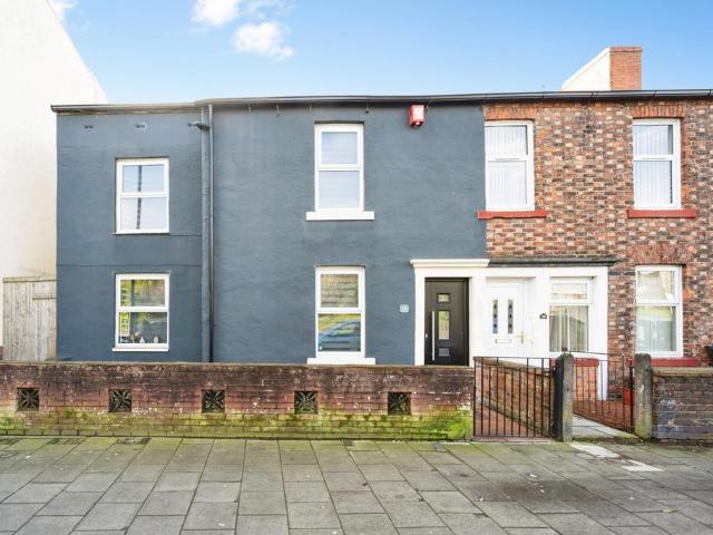 3 bedroom end of terrace house for sale