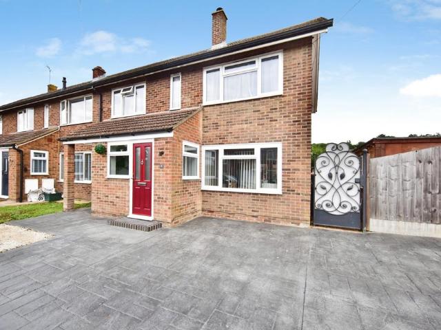 3 bedroom end of terrace house for sale