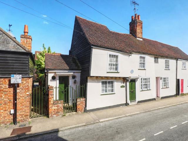 3 bedroom end of terrace house for sale