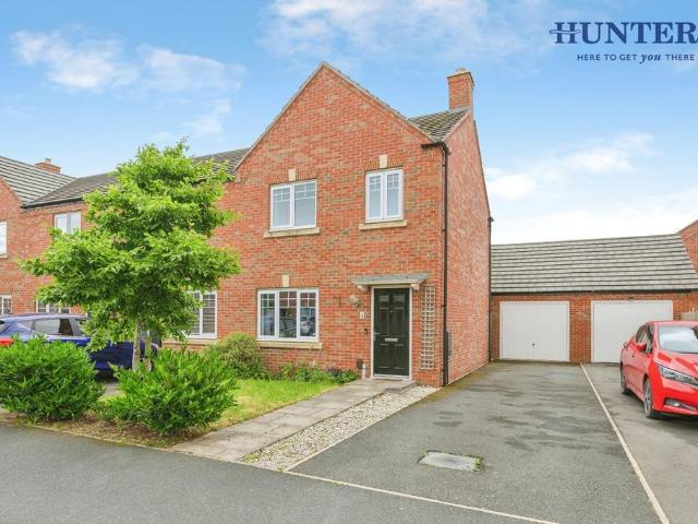 3 bedroom end of terrace house for sale