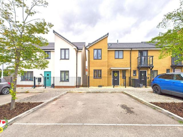 3 bedroom end of terrace house for sale