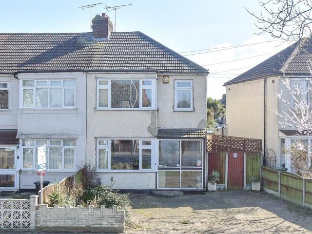 3 bedroom end of terrace house for sale