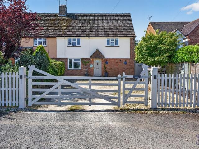 3 bedroom end of terrace house for sale