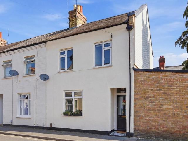 3 bedroom end of terrace house for sale