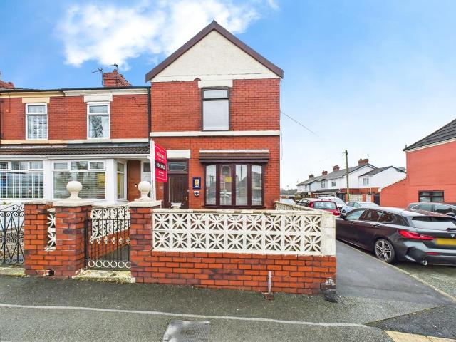 3 bedroom end of terrace house for sale
