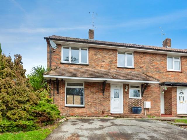 3 bedroom end of terrace house for sale