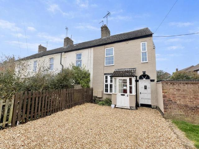 3 bedroom end of terrace house for sale