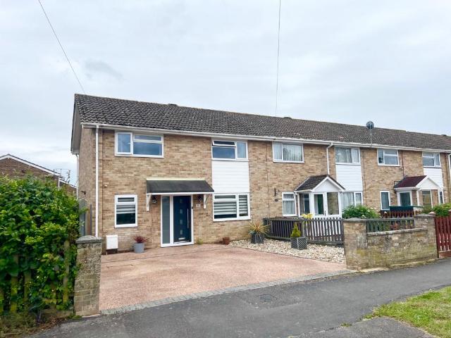 3 bedroom end of terrace house for sale
