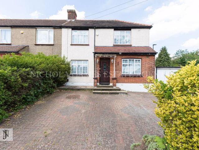 3 bedroom end of terrace house for sale
