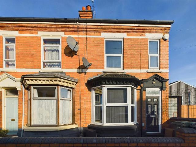 3 bedroom end of terrace house for sale