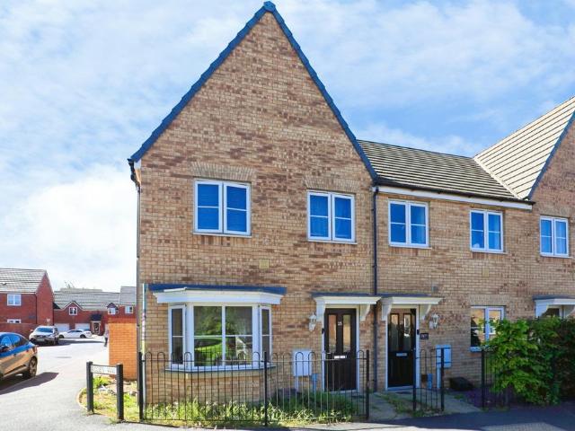 3 bedroom end of terrace house for sale