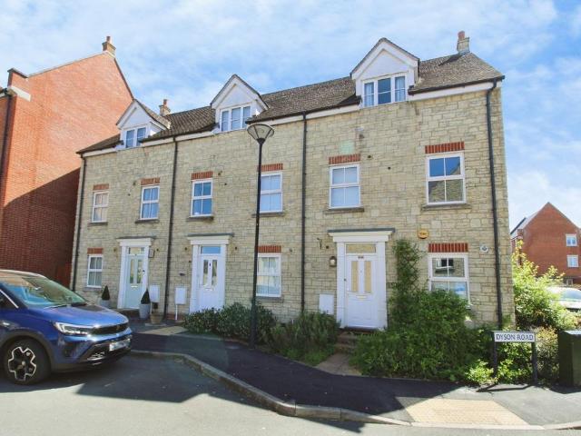 3 bedroom end of terrace house for sale