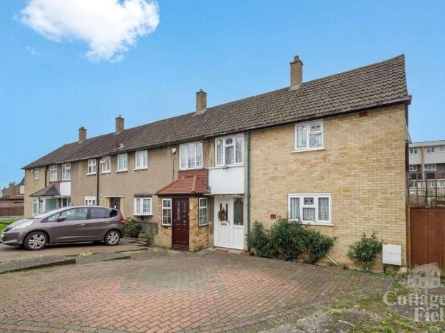 3 bedroom end of terrace house for sale