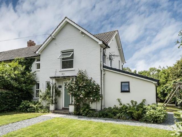 3 bedroom end of terrace house for sale