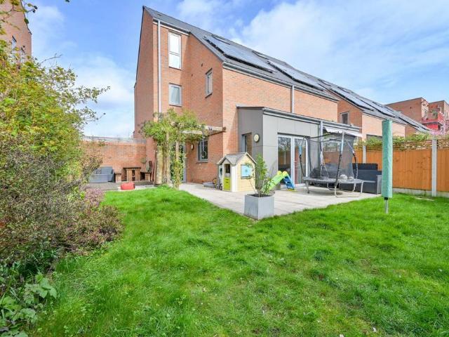 3 bedroom end of terrace house for sale