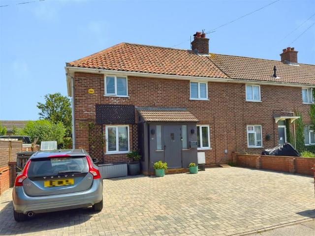 3 bedroom end of terrace house for sale