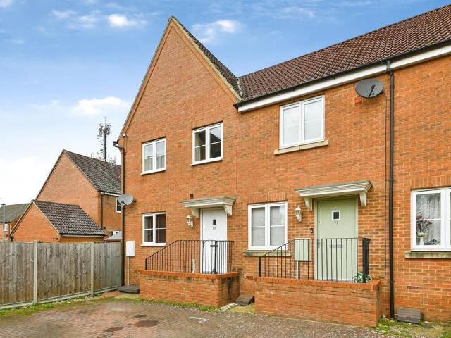 3 bedroom end of terrace house for sale