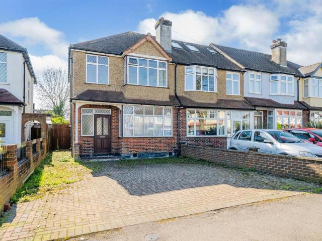 3 bedroom end of terrace house for sale