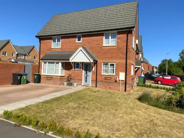 3 bedroom end of terrace house for sale