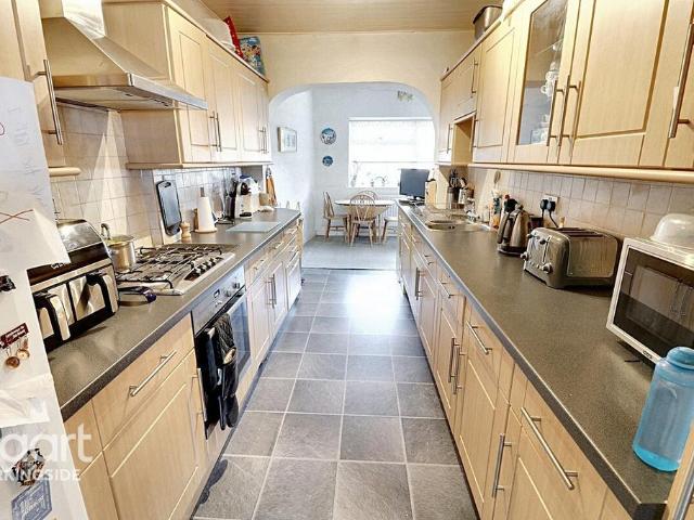 3 bedroom end of terrace house for sale