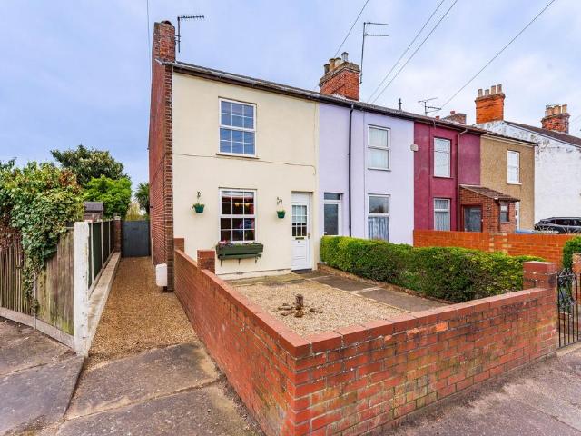 3 bedroom end of terrace house for sale