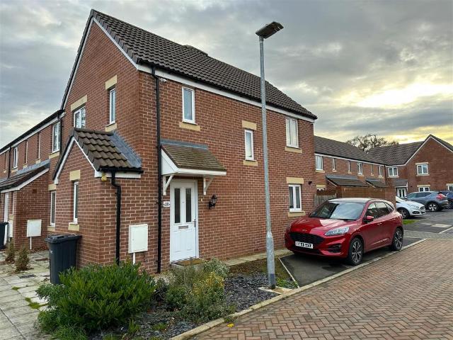 3 bedroom end of terrace house for sale