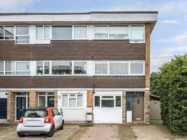 3 bedroom end of terrace house for sale