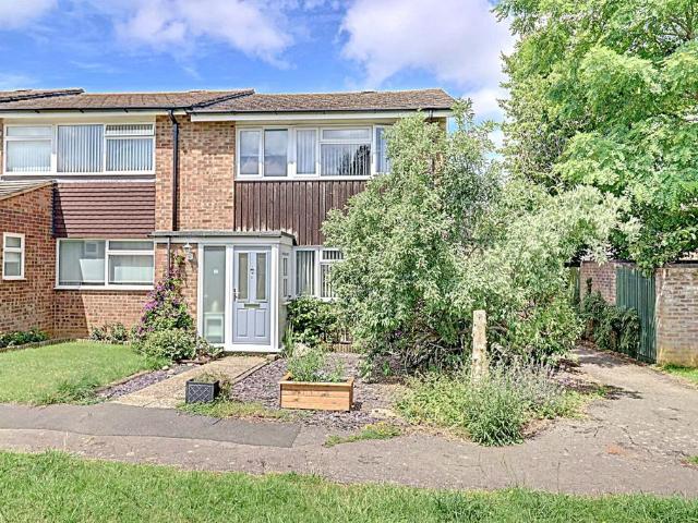 3 bedroom end of terrace house for sale