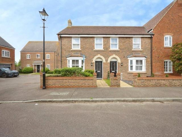 3 bedroom end of terrace house for sale