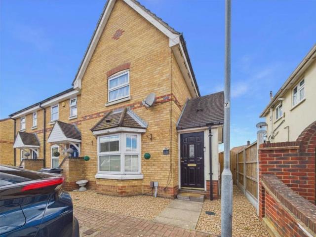 3 bedroom end of terrace house for sale