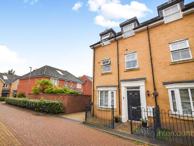 3 bedroom end of terrace house for sale