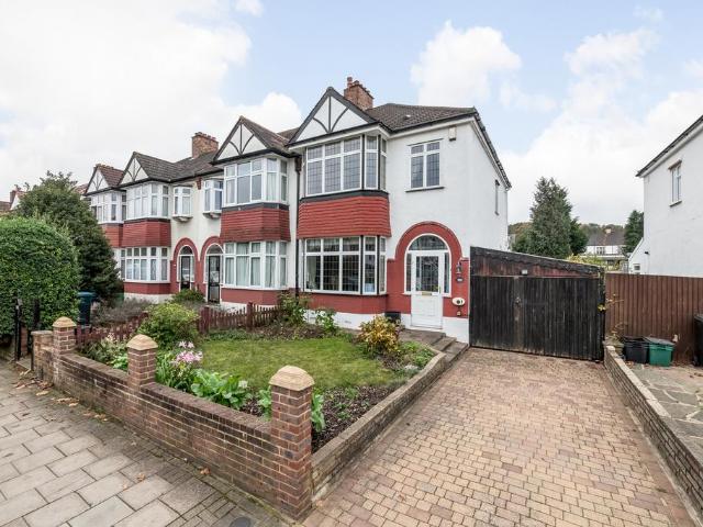 3 bedroom end of terrace house for sale