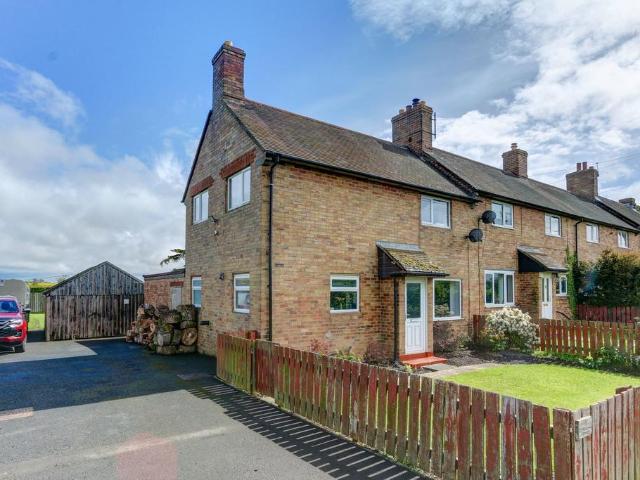 3 bedroom end of terrace house for sale
