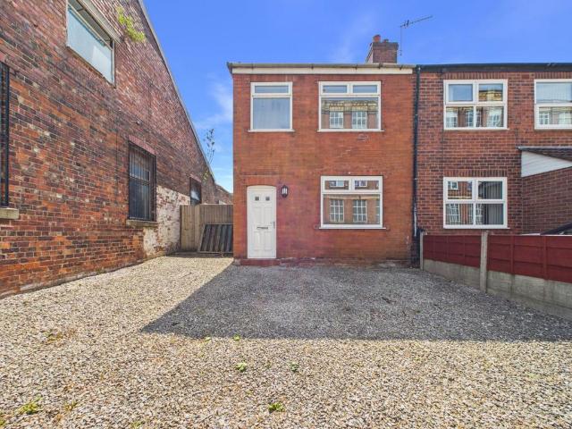3 bedroom end of terrace house for sale