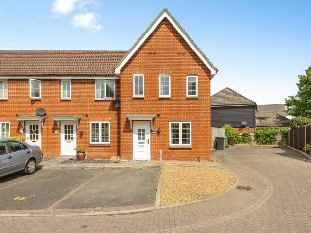 3 bedroom end of terrace house for sale