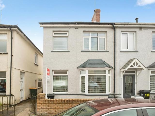 3 bedroom end of terrace house for sale