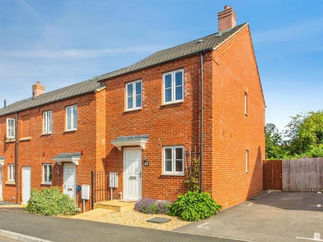 3 bedroom end of terrace house for sale