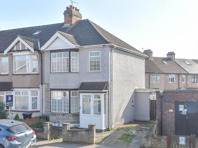 3 bedroom end of terrace house for sale