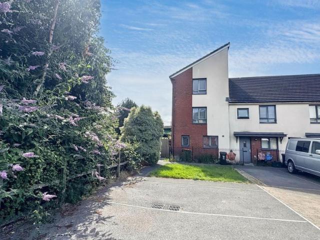 3 bedroom end of terrace house for sale