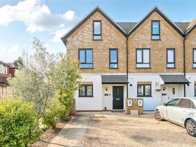 3 bedroom end of terrace house for sale