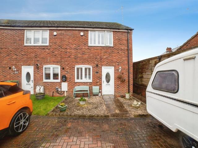 3 bedroom end of terrace house for sale
